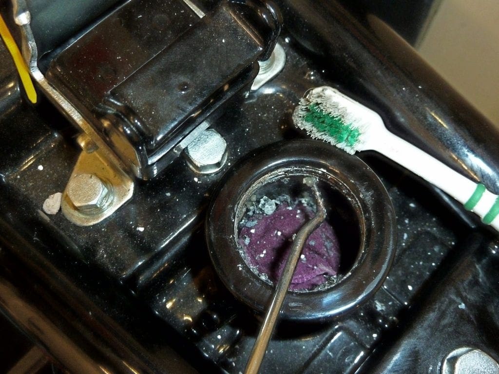 Five Minute Fix - remove paint from threads | Classic Motorcycle ...