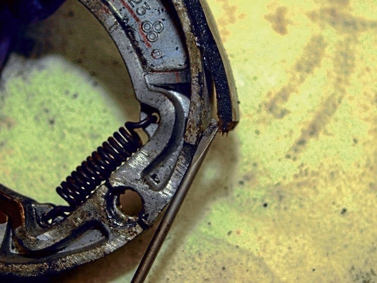 Five minute fix - Brake Linings | Classic Motorcycle Mechanics Magazine